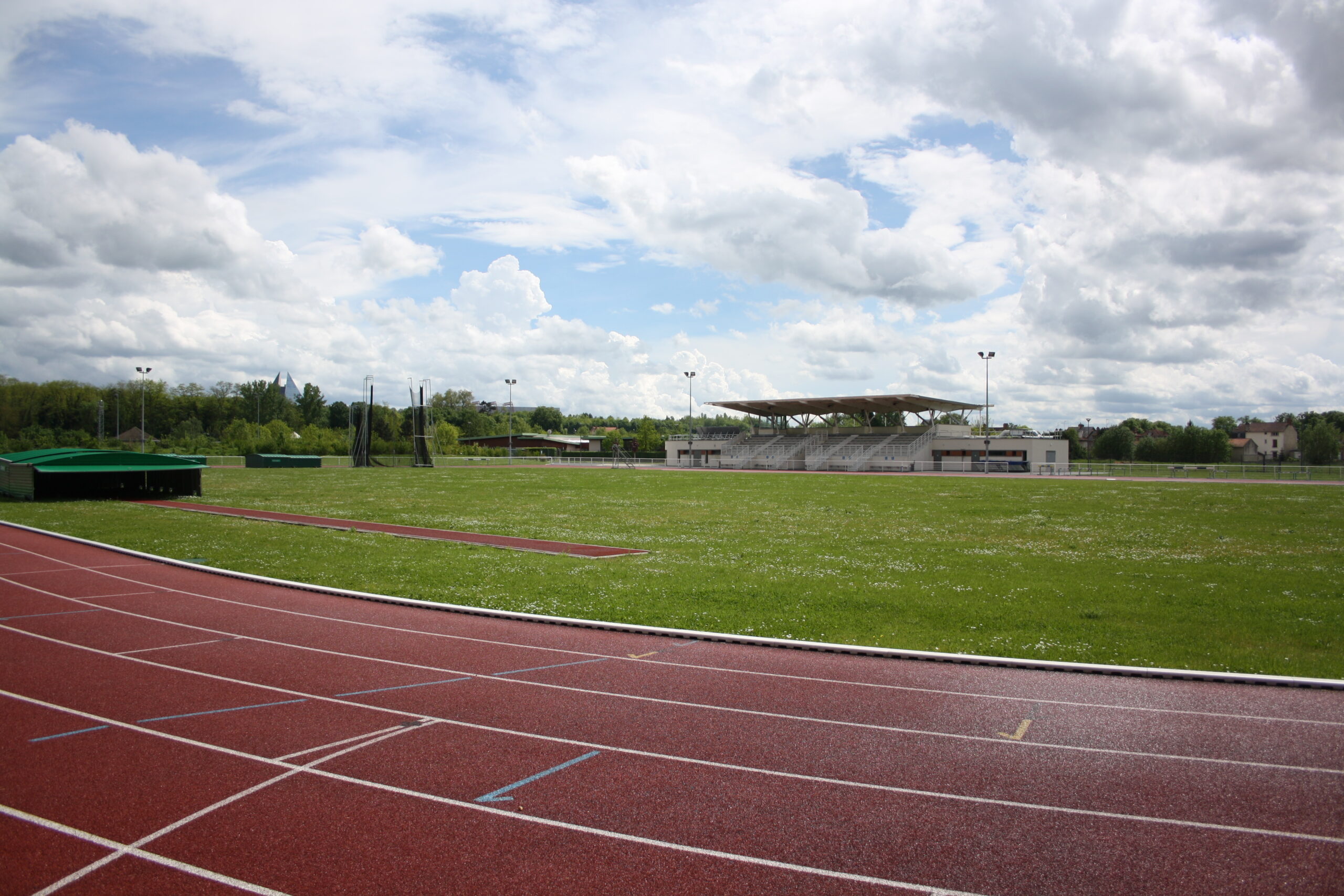 Le stade Micheline OSTERMEYER – Pays de l’Ourcq | Site officiel de la ...